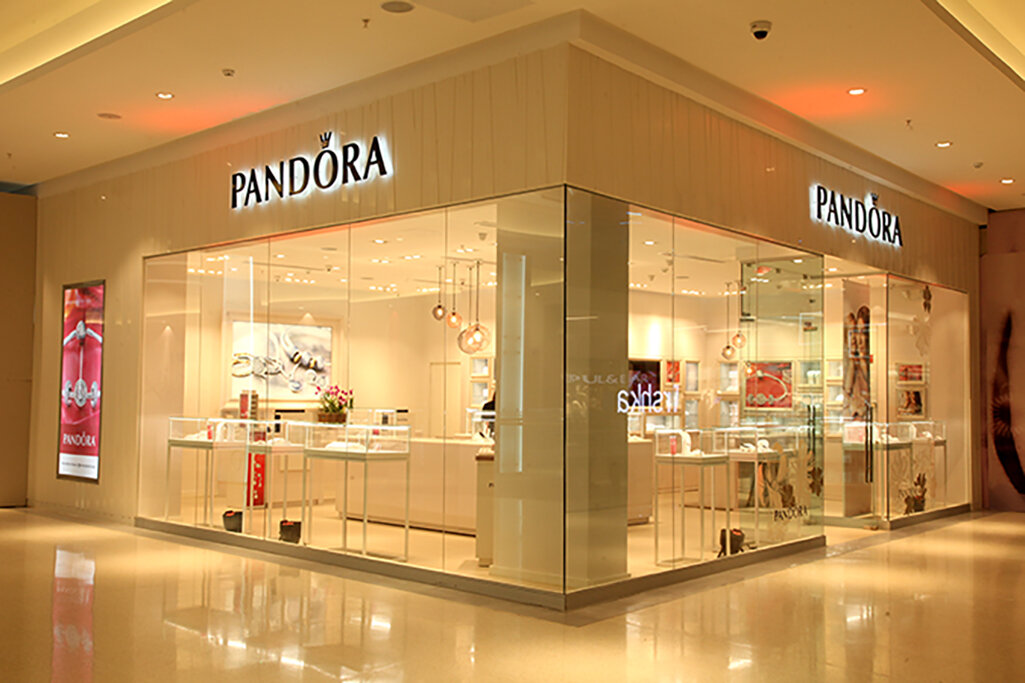 Violencia doméstica deja en disputa las tiendas Pandora | Agenciapi.co