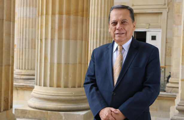 Falleció el periodista Javier Ayala