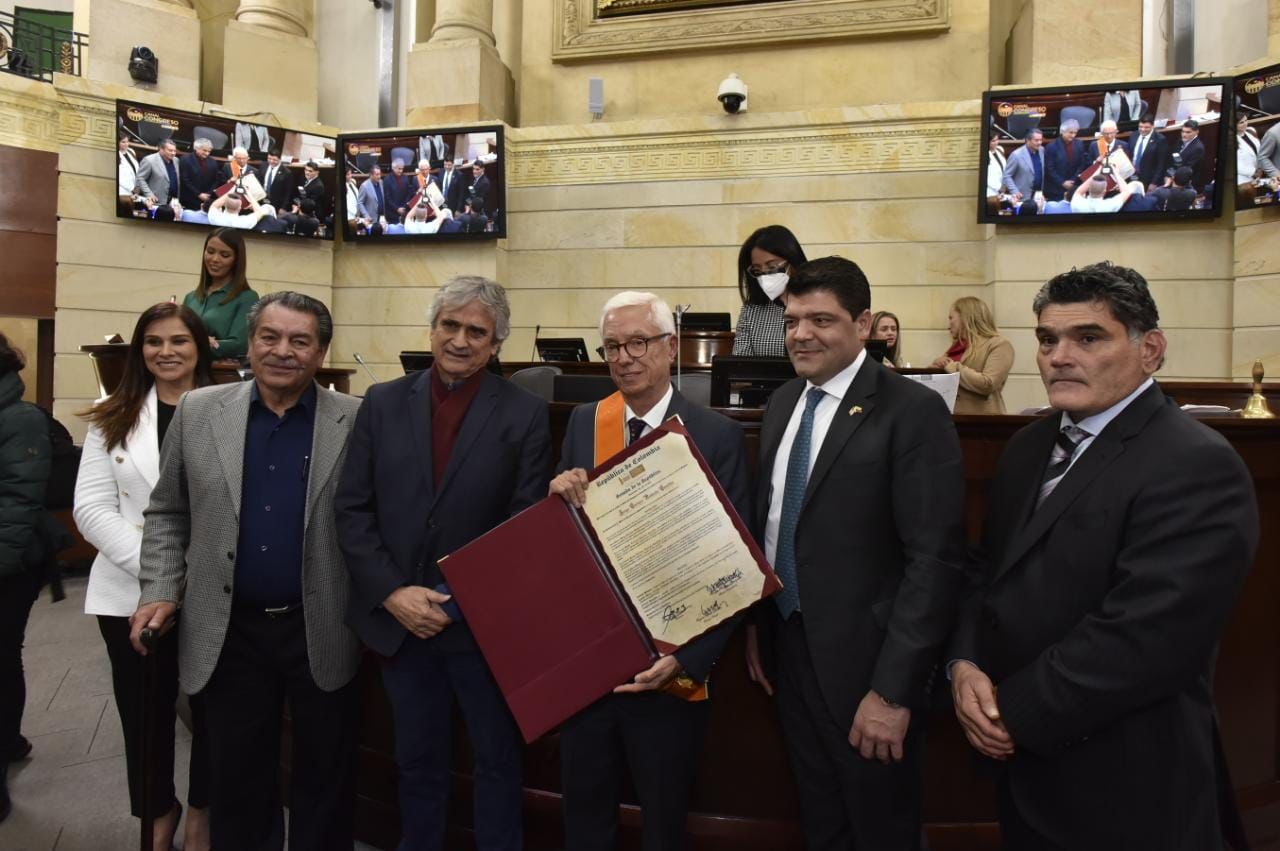 Jorge Enrique Robledo deja el Senado después de 20 años de labores