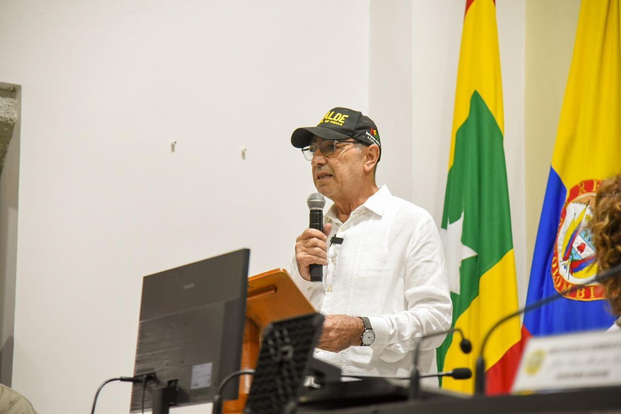 Sanción sin antecedentes por groserías de alcalde: William Dau ...