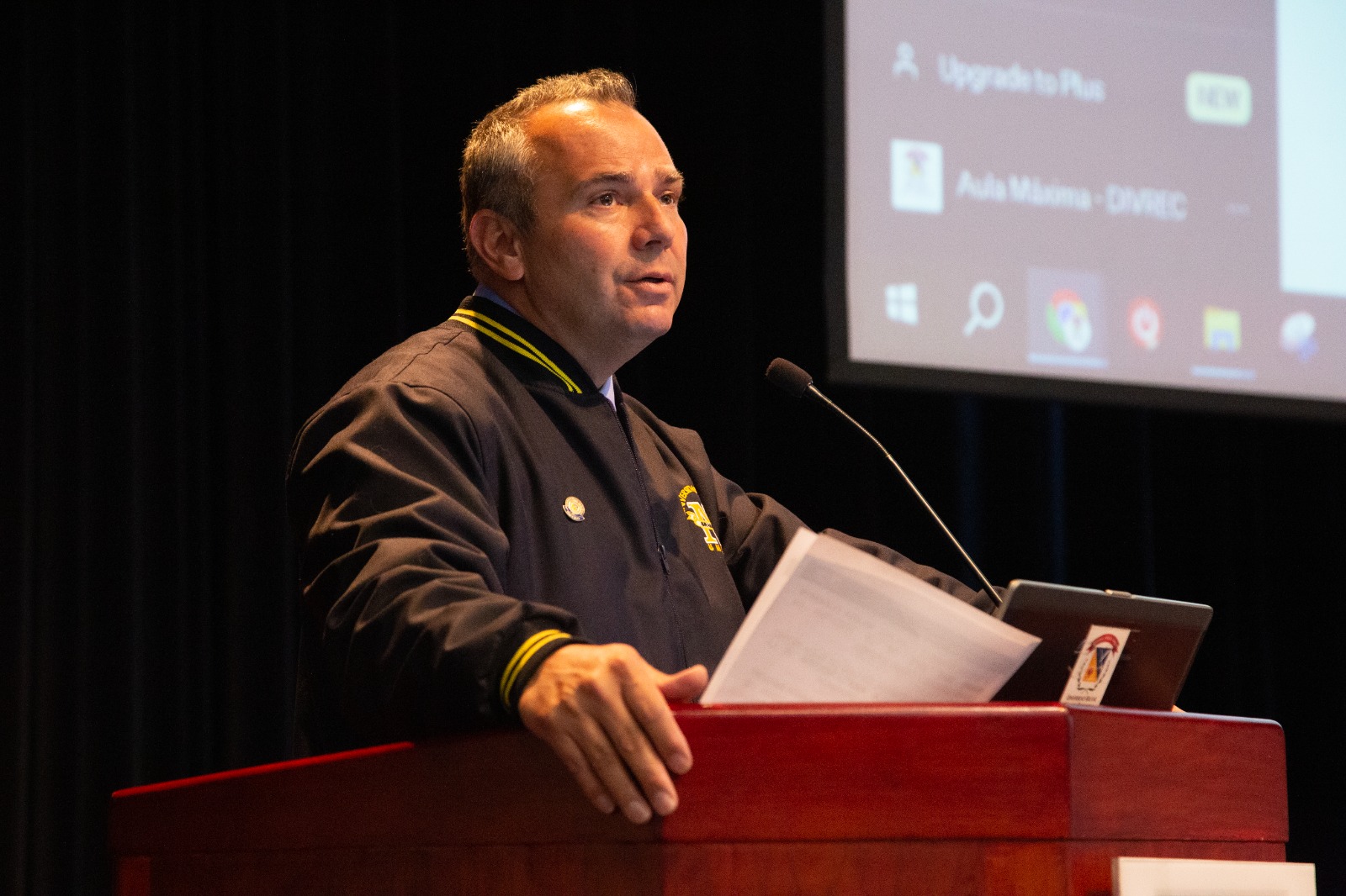 Suspenden provisionalmente al Rector de la Universidad Militar, Javier ...