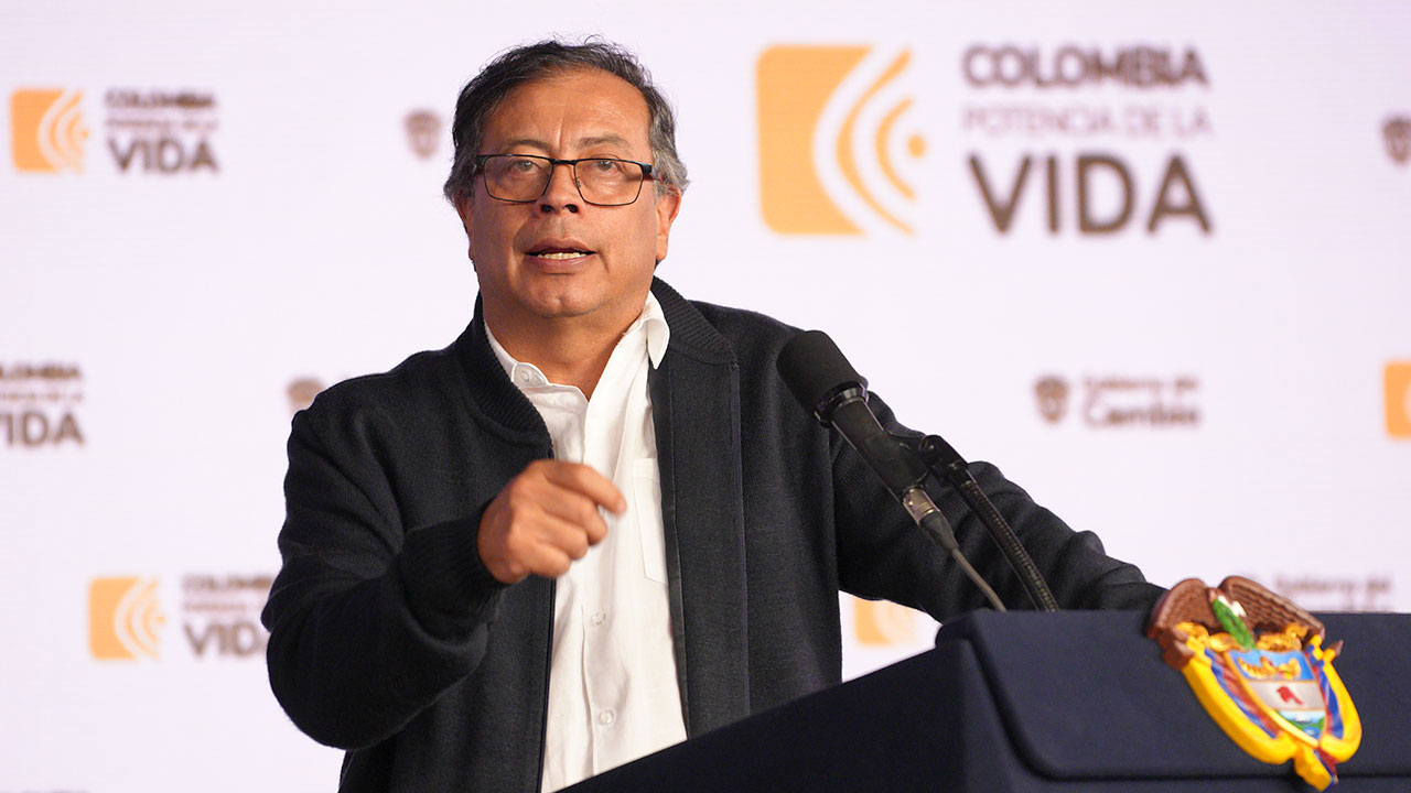 Empresarios rechazan postura de presidente Gustavo Petro por ‘vaca’ de ...