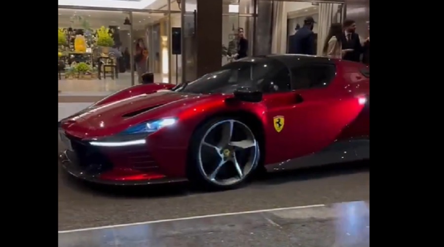 El nuevo 'juguete' de CR7: compró el exclusivo Ferrari Daytona SP3