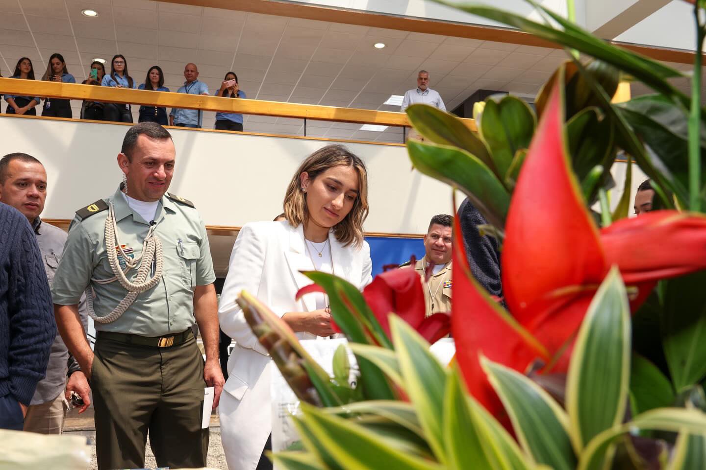 Directora del Dapre insta a empresarios a colaborar con el Gobierno