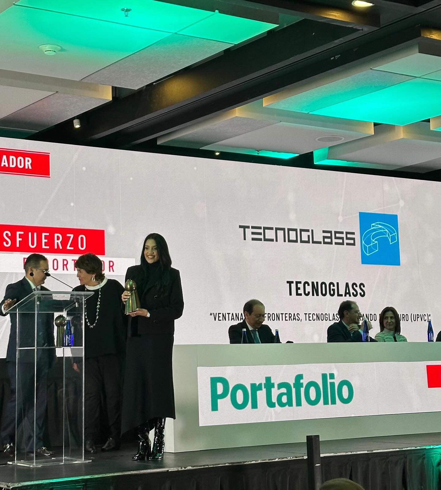 Tecnoglass recibe premio al esfuerzo exportador