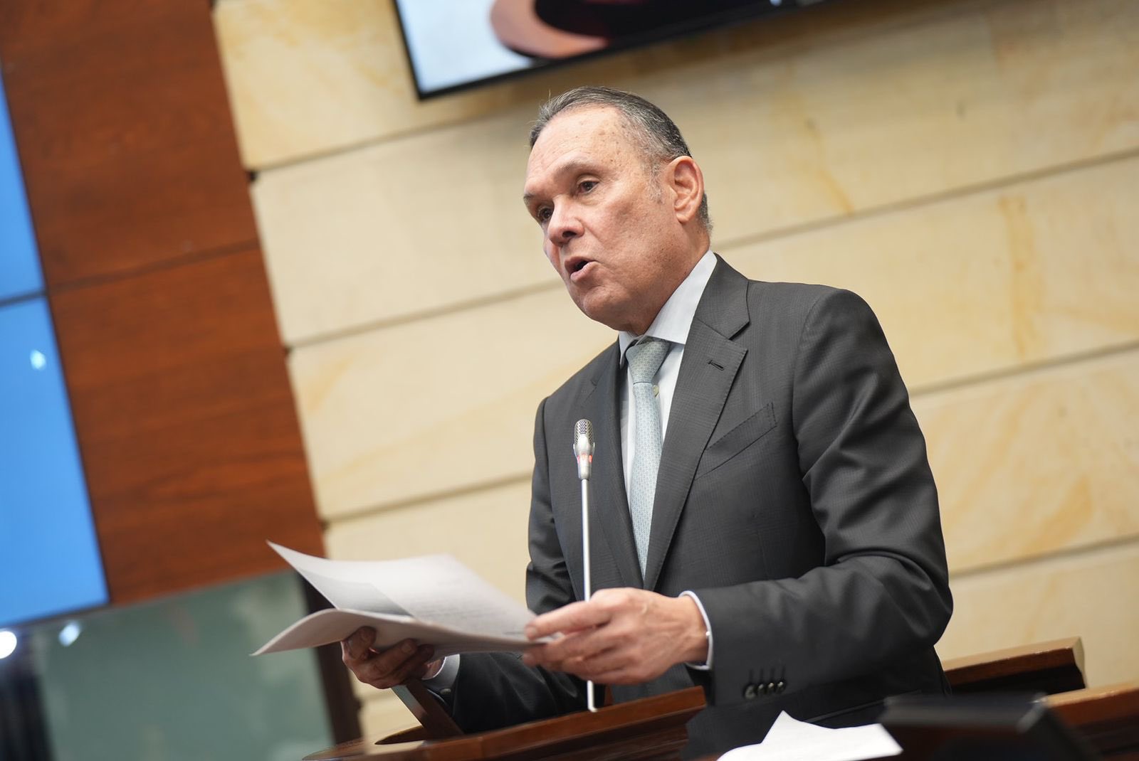 Senado mantiene sesión para decidir sobre la Reforma Laboral pese a día ...