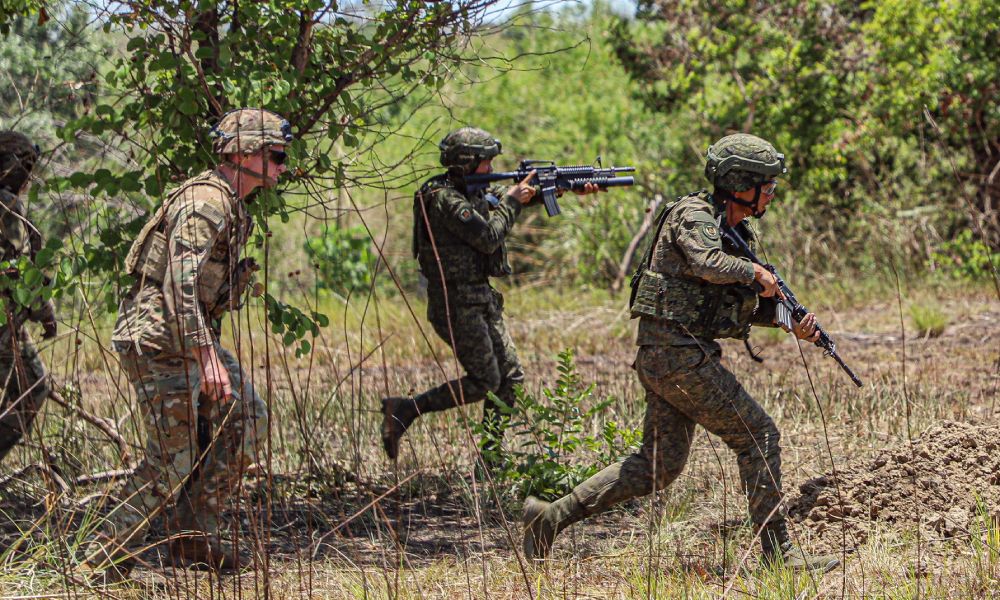 Un soldado estadounidense se inmola frente a la embajada de Israel en ...