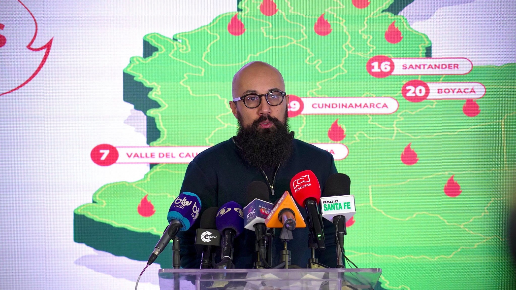 Carlos Carrillo pone su cargo a disposición tras caótico Consejo de ...