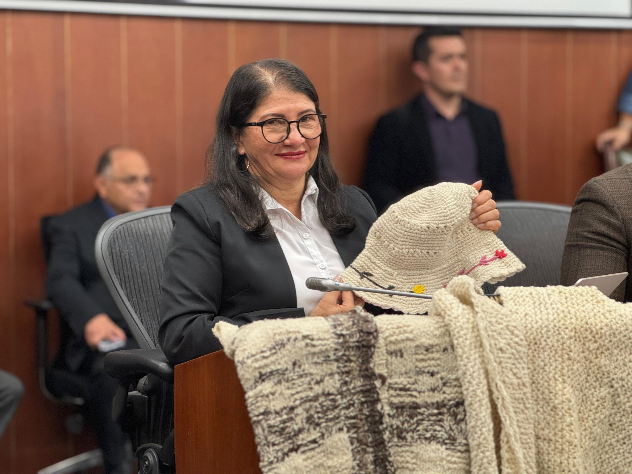 Sandra Ramírez, senadora de Farc en líos por denuncias de escoger niñas ...