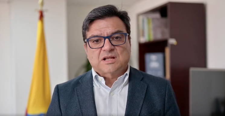 “No busque el problema donde no es”: Bermont responde a Petro