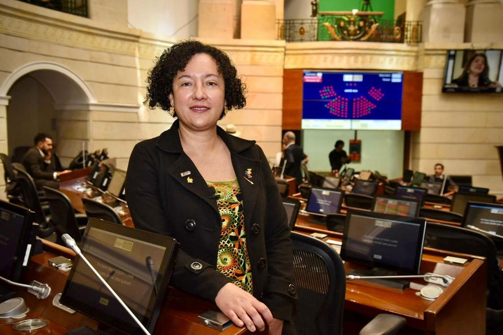 Acusan a senadora Isabel Zuleta de interferir en captura de alias Yordi ...