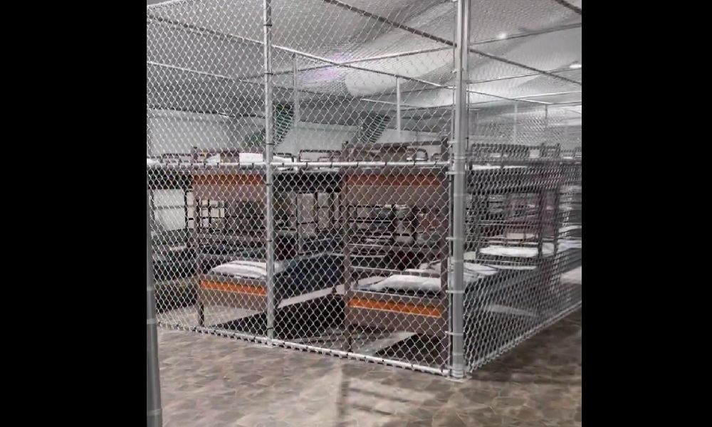 Video: así es el centro de detención 'Alligator Alcatraz' en los ...