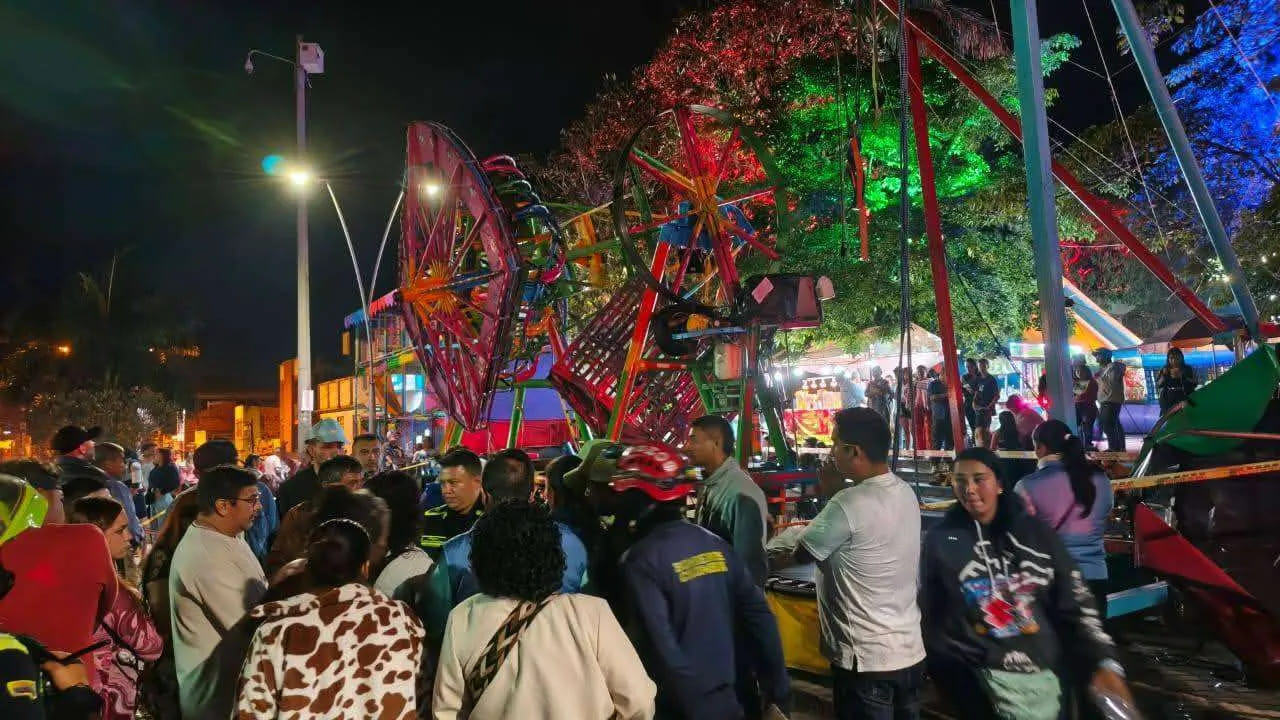 Falla en atracción mecánica en Barbosa, Santander, deja varios heridos