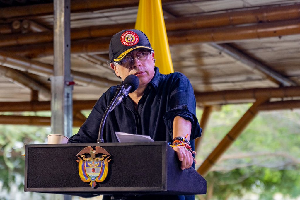 Presidente Petro arremete contra las AFP tras decisión del Consejo de ...