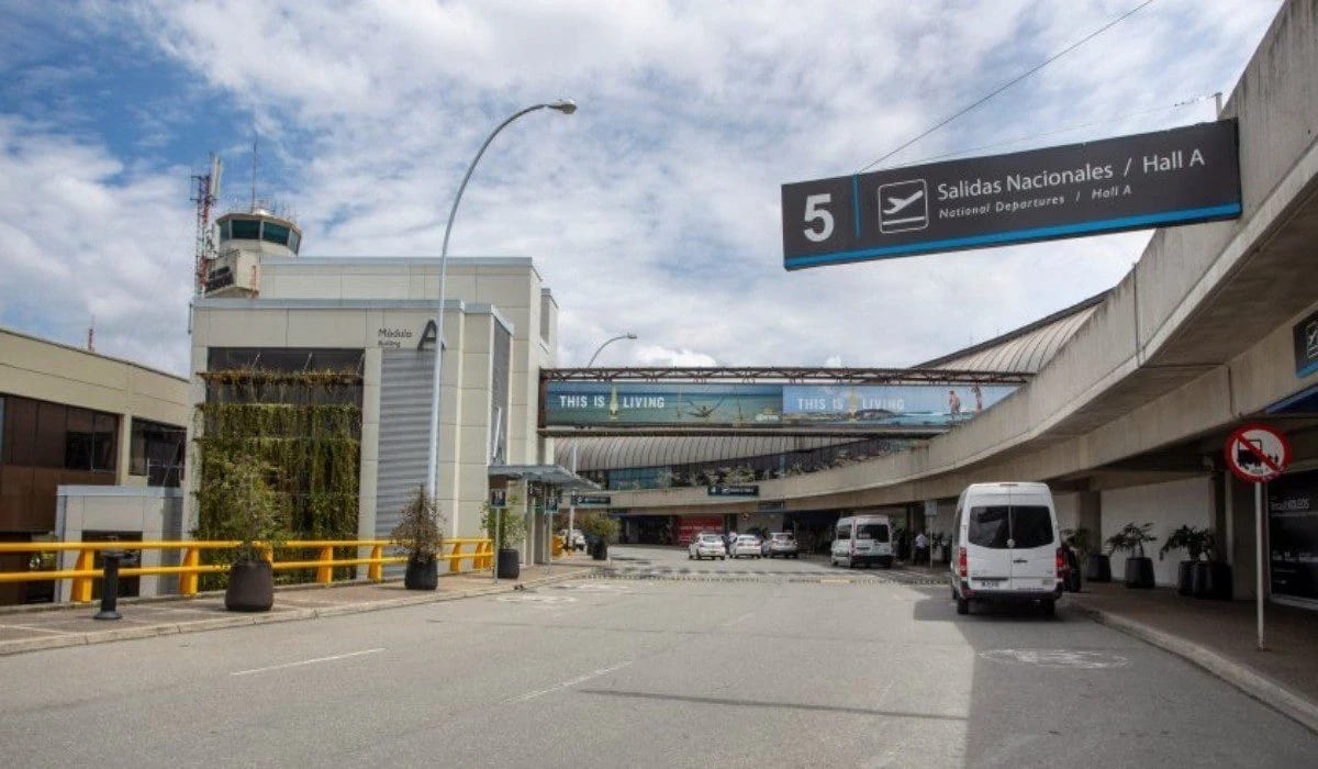 Nueva ruta de buses conectará Medellín con el aeropuerto José María Córdova