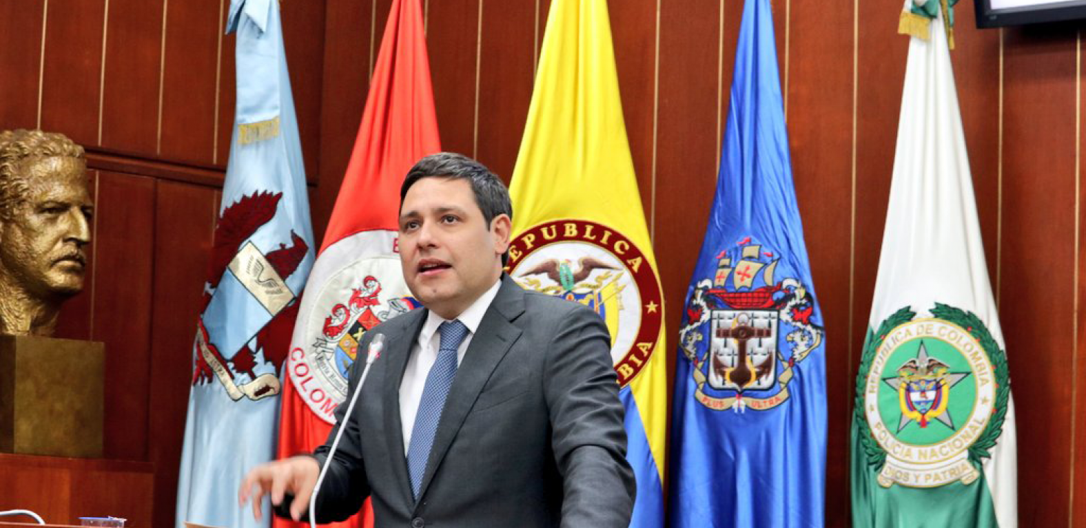 Las cuentas del senador, Mauricio Lizcano