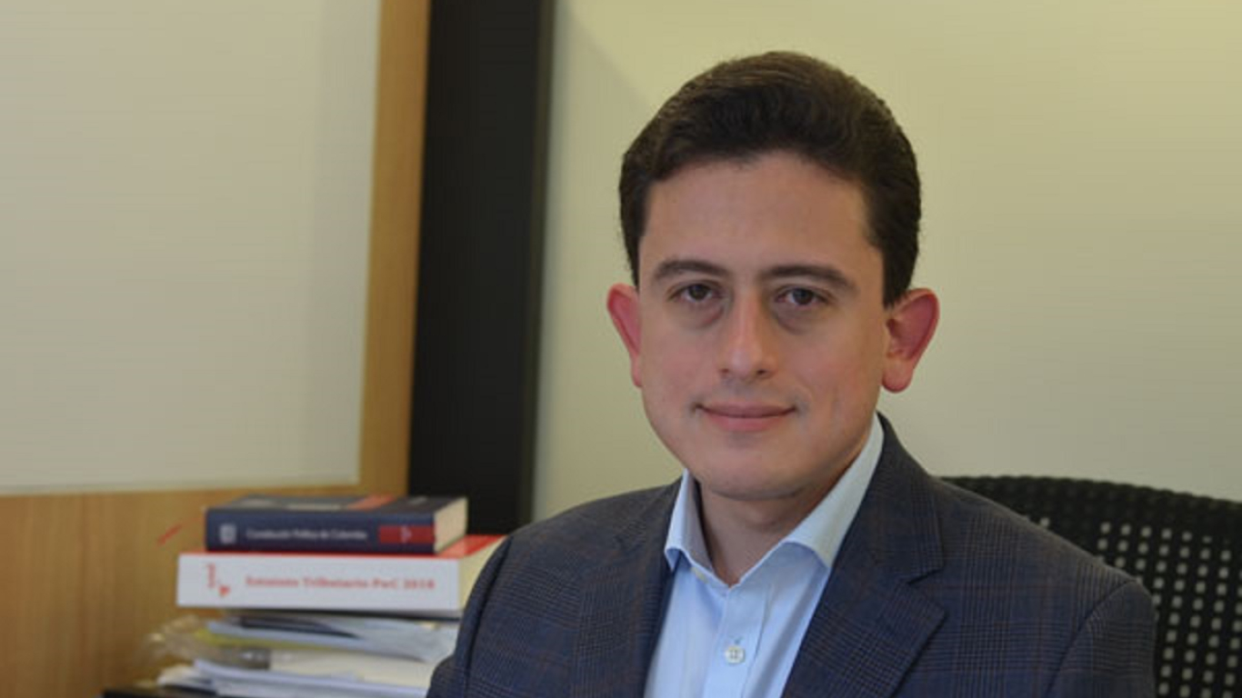 Luis Carlos Reyes anunció nuevos impuestos a quienes ganen más de $10 ... Luis Carlos Reyes anunció nuevos impuestos a quienes ganen más de $10 ...
