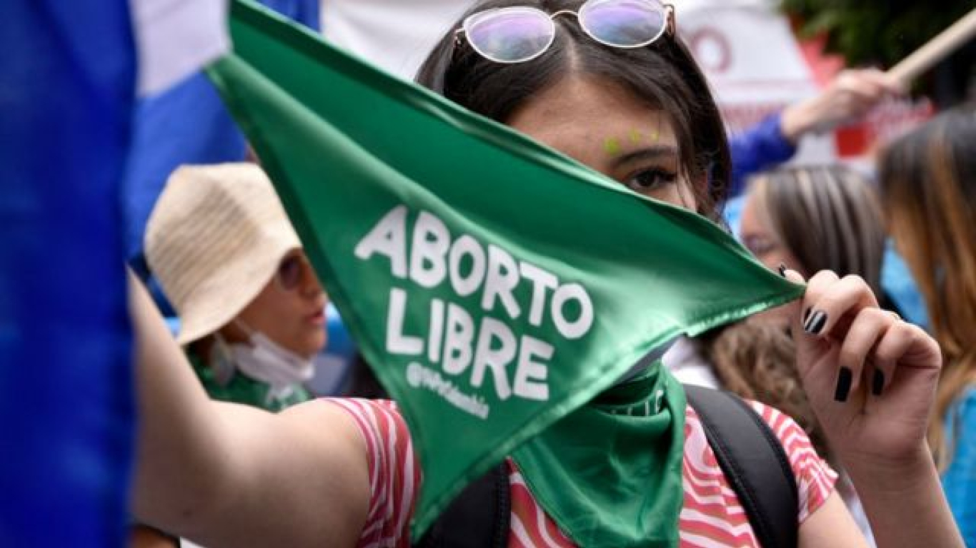 "El aborto sí es un derecho fundamental en Colombia": Corte ...