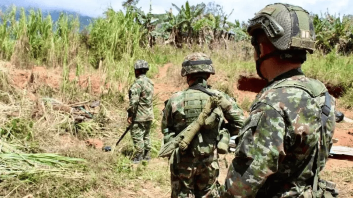 ELN secuestra a 18 soldados del Ejército tras asonada en resguardo ...