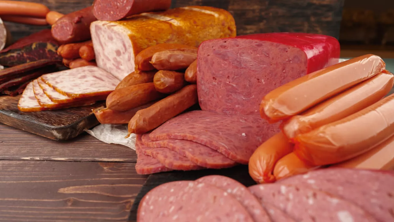 OMS equipara las carnes procesadas con el tabaco en riesgo de cáncer
